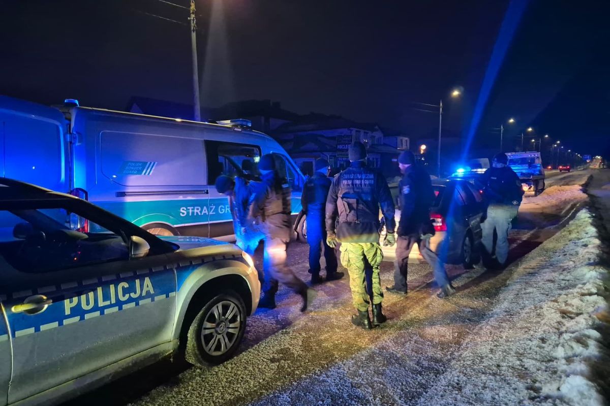 Polish Border Guards Post in cooperation with the Police, detained a ...